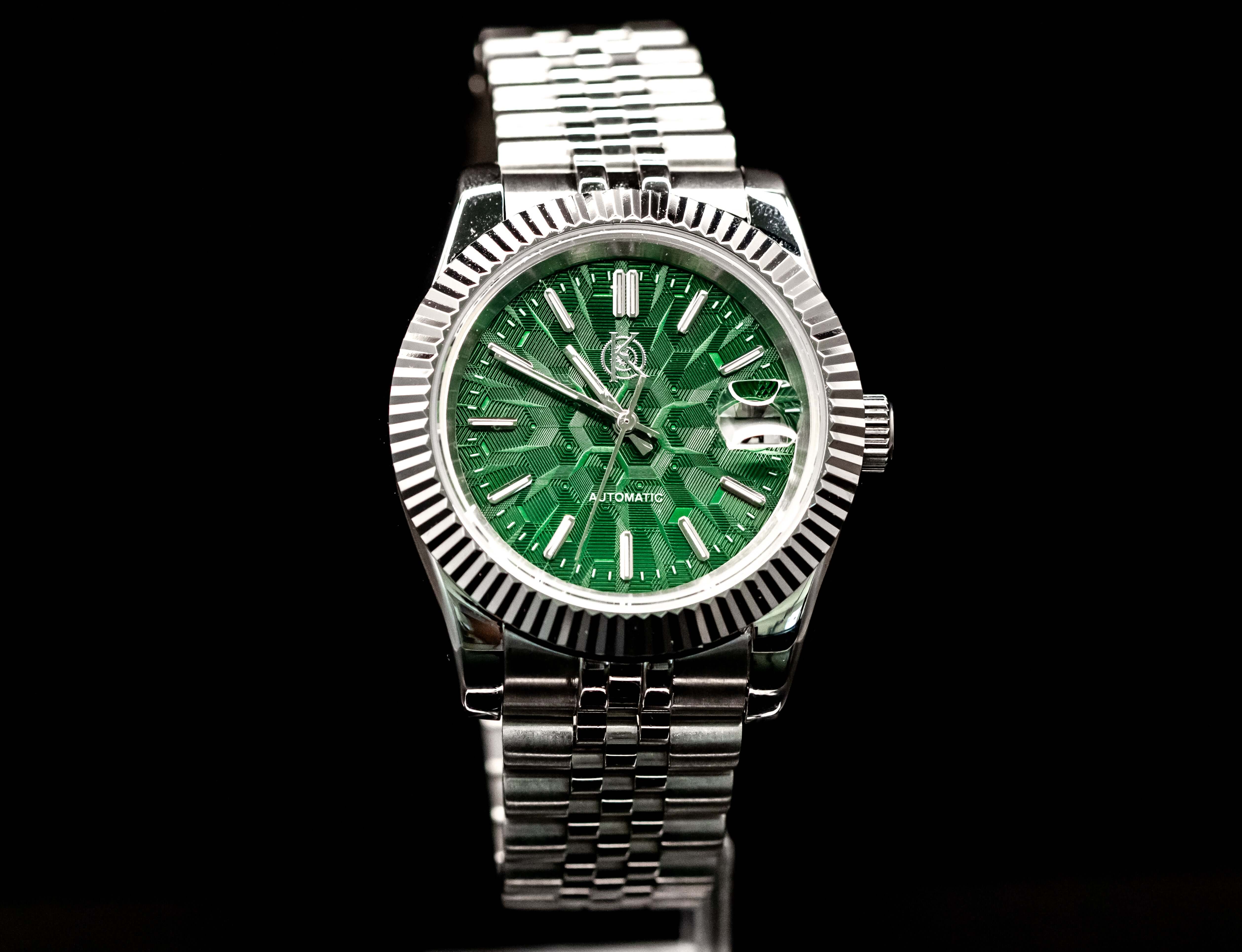 The RoyalDate - Forest Green | Stylish Timepiece – Kingdom Watch Company