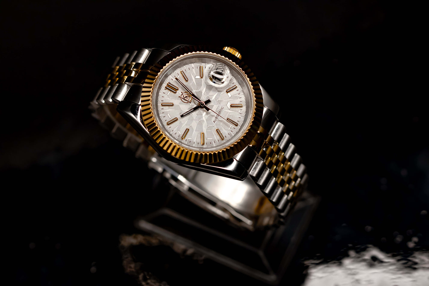 The RoyalDate - TwoTone Elegance & Sophistication – Kingdom Watch Company